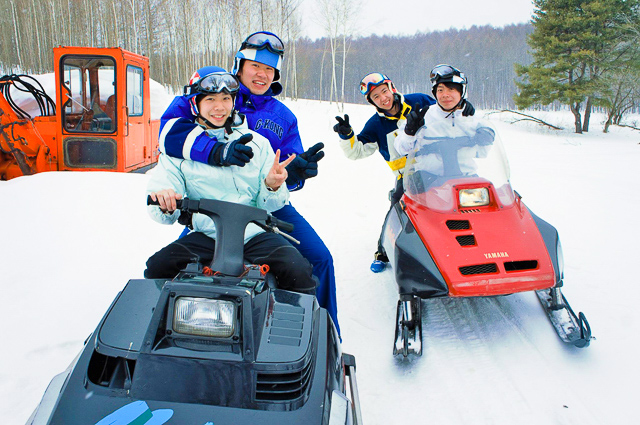 Air-boards and Snowmobiles in Furano | Hokkaido Bashō trip | Hokkaido's ...